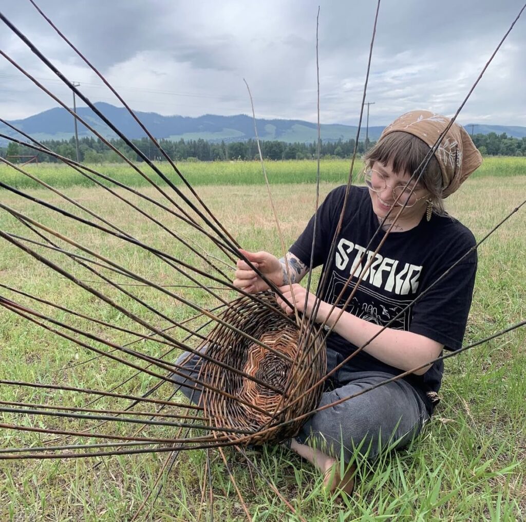 Willow Pack Basket – Long Table Farm